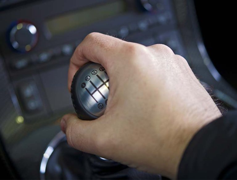 How To Start A Manual Car In 8 Steps And Drive It Efficiently | 2023